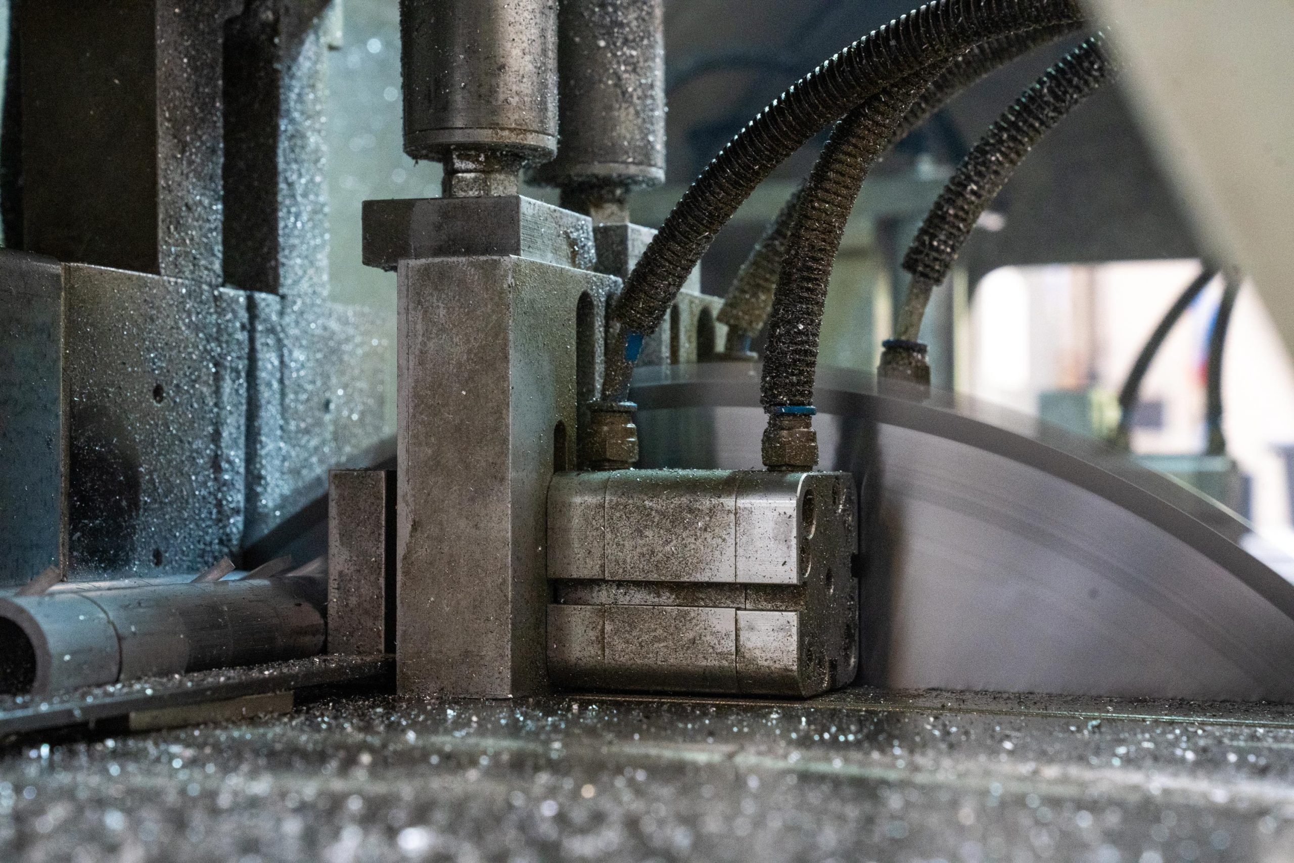 Extrusion Cutting - MG Metals